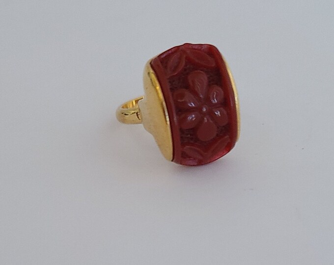 Vintage Ring Sarah Coventry Carved Floral Design in Polished Goldtone ...