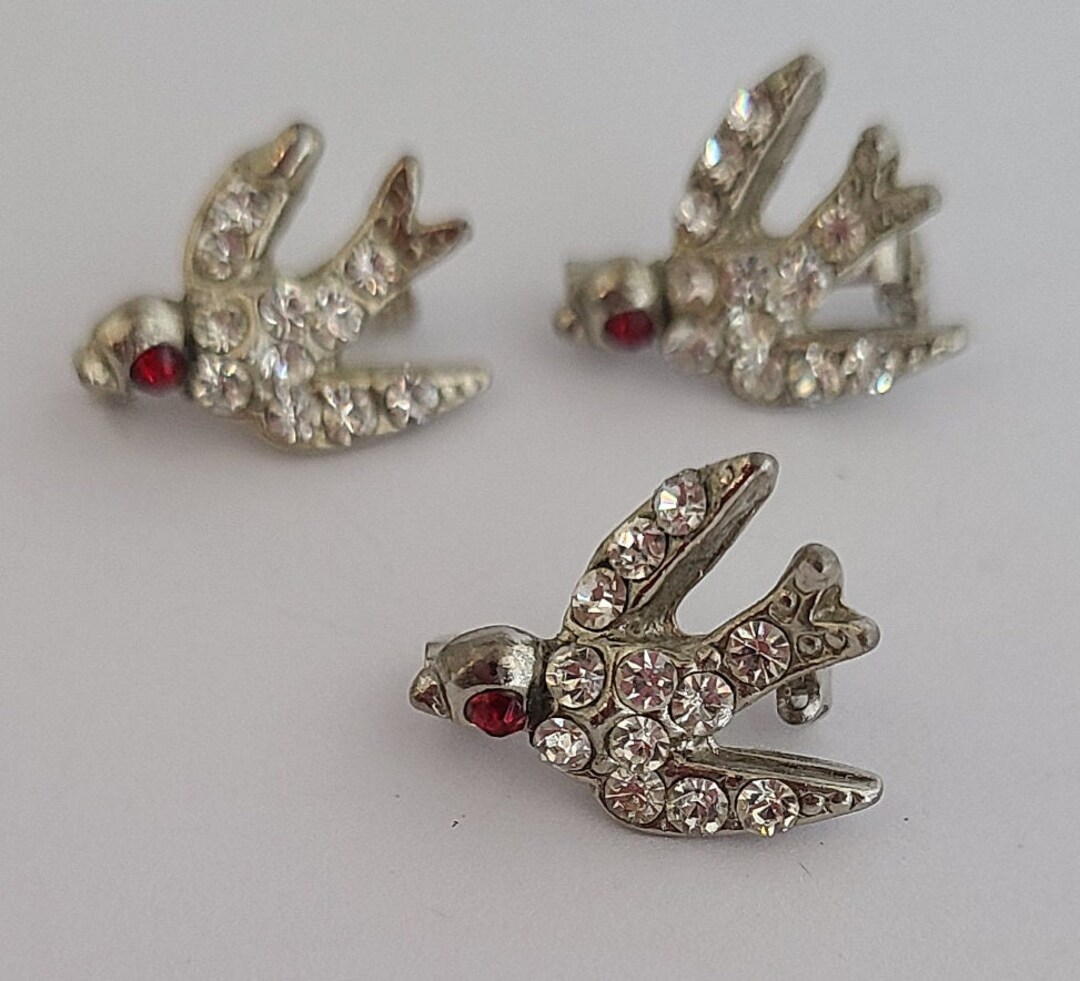 Vintage Brooches Trio of Birds Rhodium Plated Clear Color and Red ...