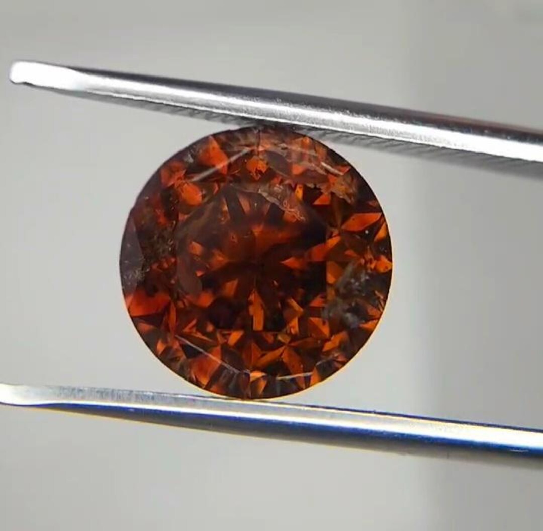 Volcamond: the 5.02 ct Fancy Deep Reddish Orange Diamond That Dazzles ...