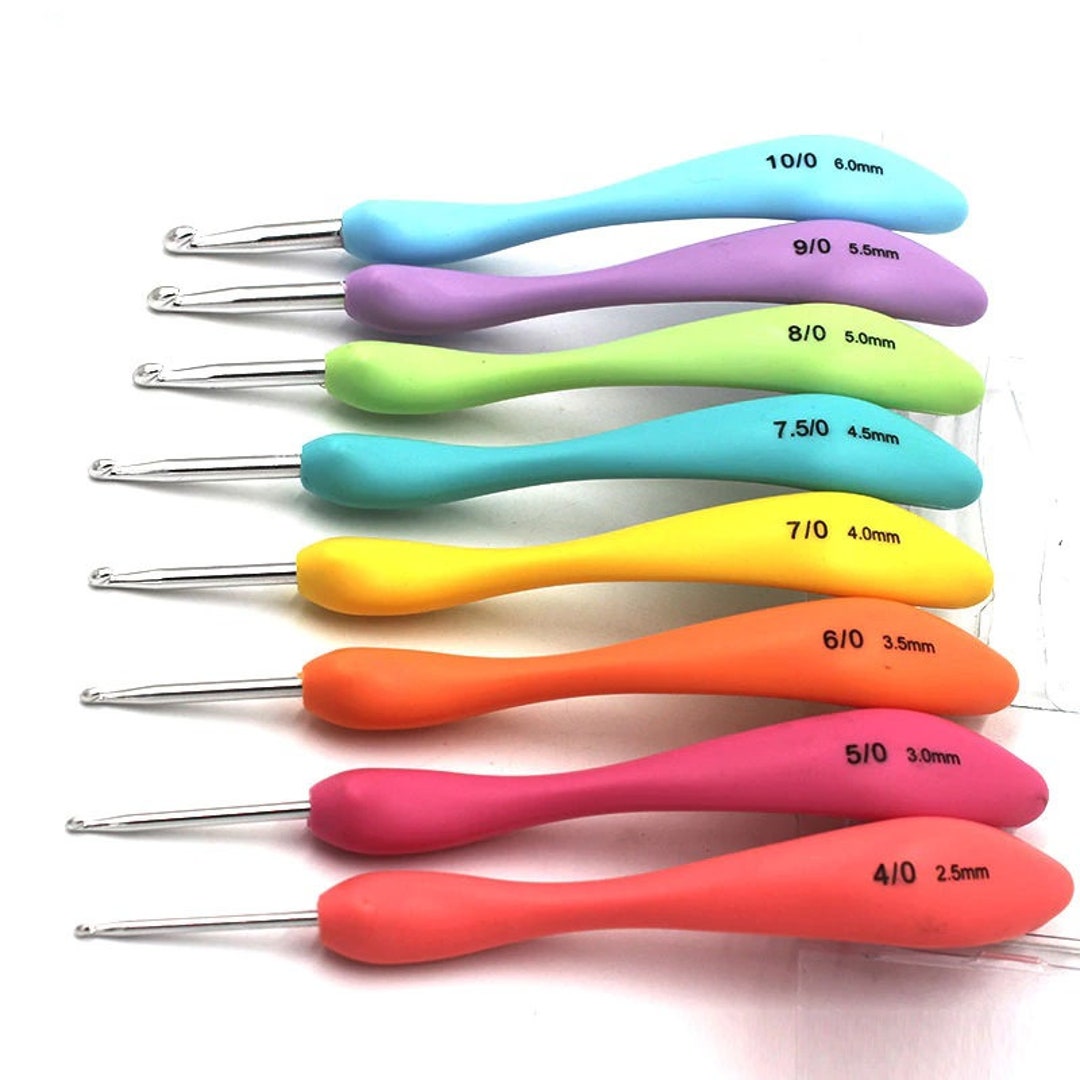 Crochet Hooks 8 Piece Set 8 Colours Metal Hook With Contoured Coloured ...