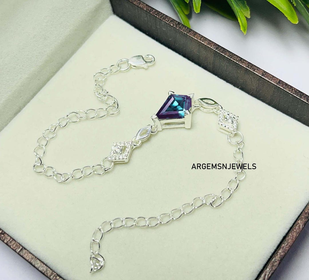 Alexandrite Bracelet Kite Cut Color Changing Alexandrite Bracelet Charm ...