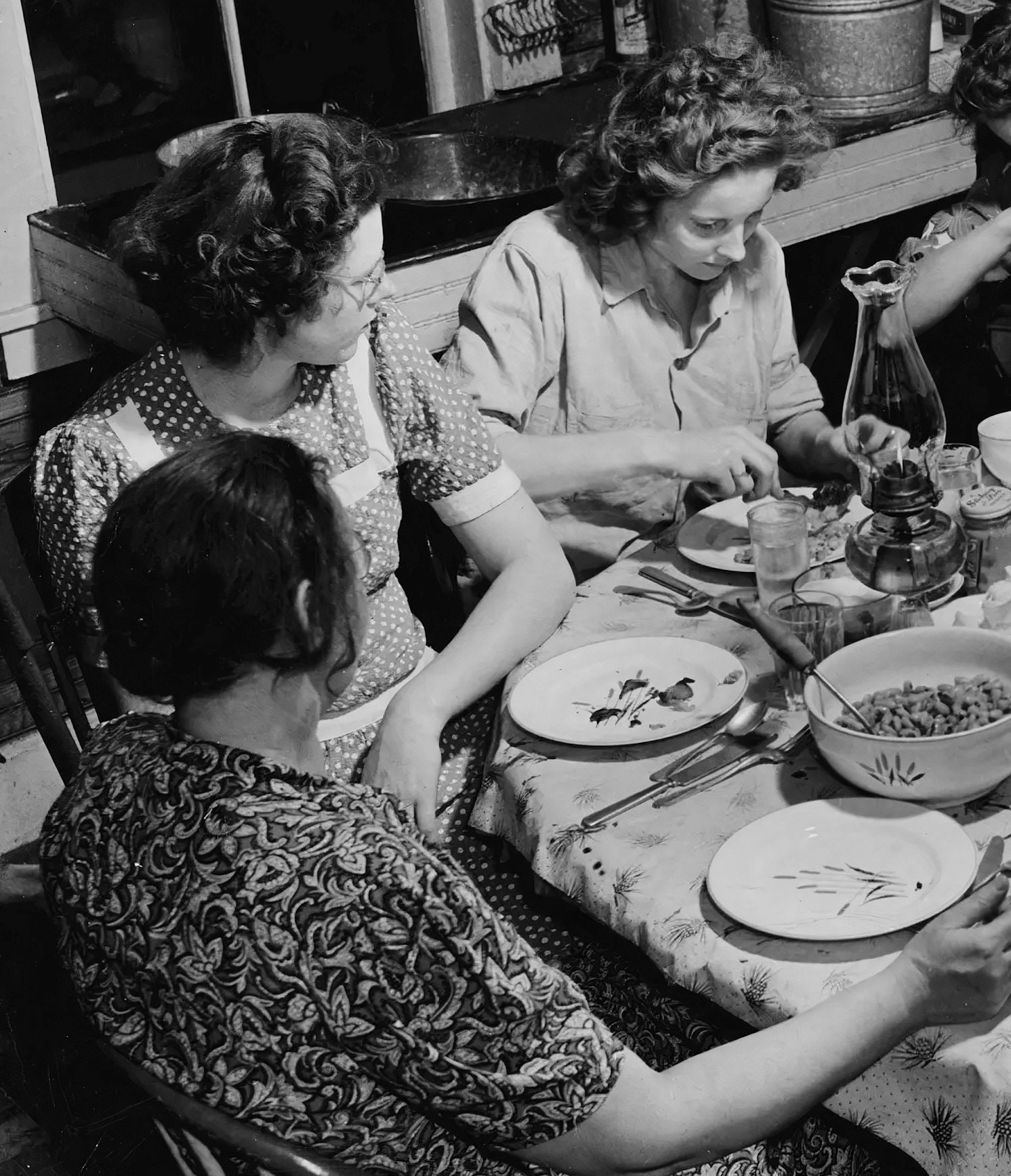 Family at Dinner Table Photo Print | 1940s Family Meal Supper Americana ...