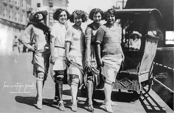 1928 Vintage Young Flappers Showing Garters Photo Reprint | Etsy