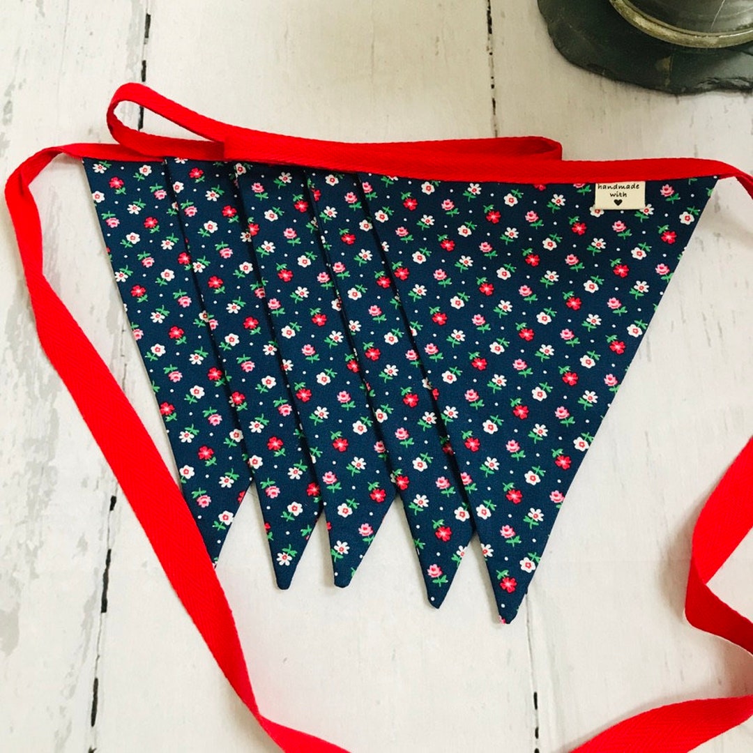 Ditsy Flower Navy Blue Bunting, 2m, 5 Flags, Double Sided, Garden ...