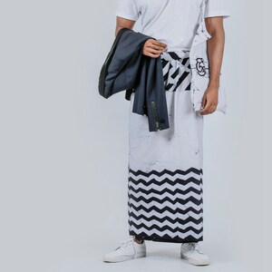 Batik Sarong Longyi Malong Unisex One Size Handmade Black & White ...