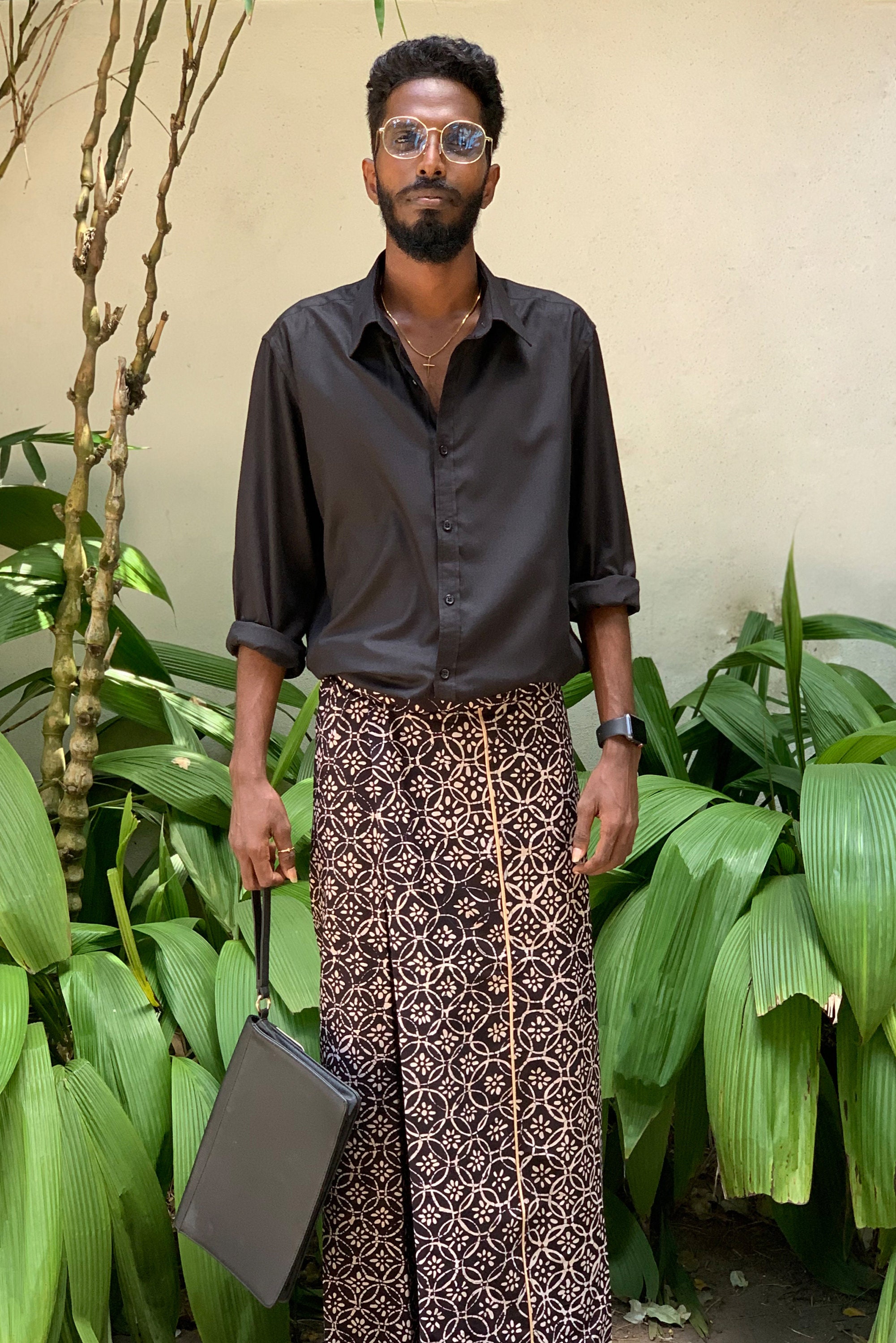 Batik Sarong Longyi Malong Unisex One Size Handmade Beige & Black ...