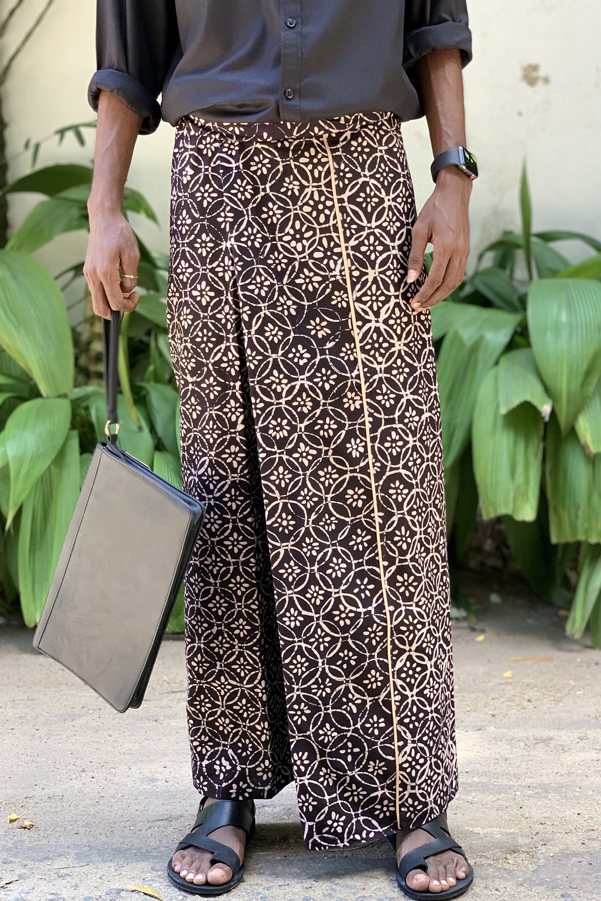 Batik Sarong Longyi Malong Unisex One Size Handmade Beige & Black ...