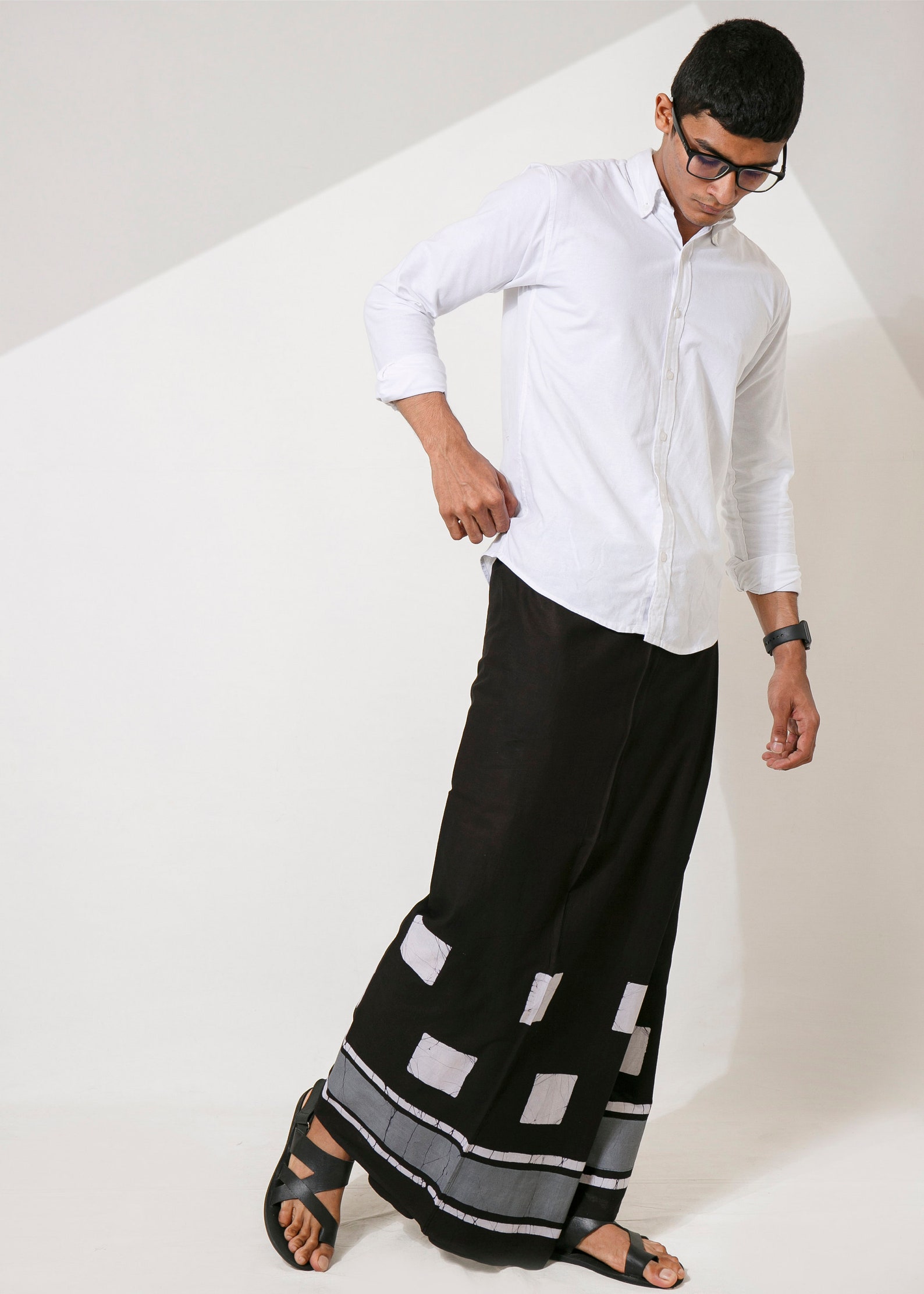 Batik Sarong Longyi Malong Unisex One Size Handmade Black & White ...