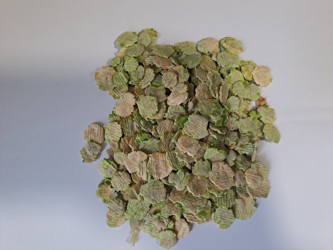 Pea Flake Treats Guinea Pig Rabbits and Other Small Animals Bonding and ...