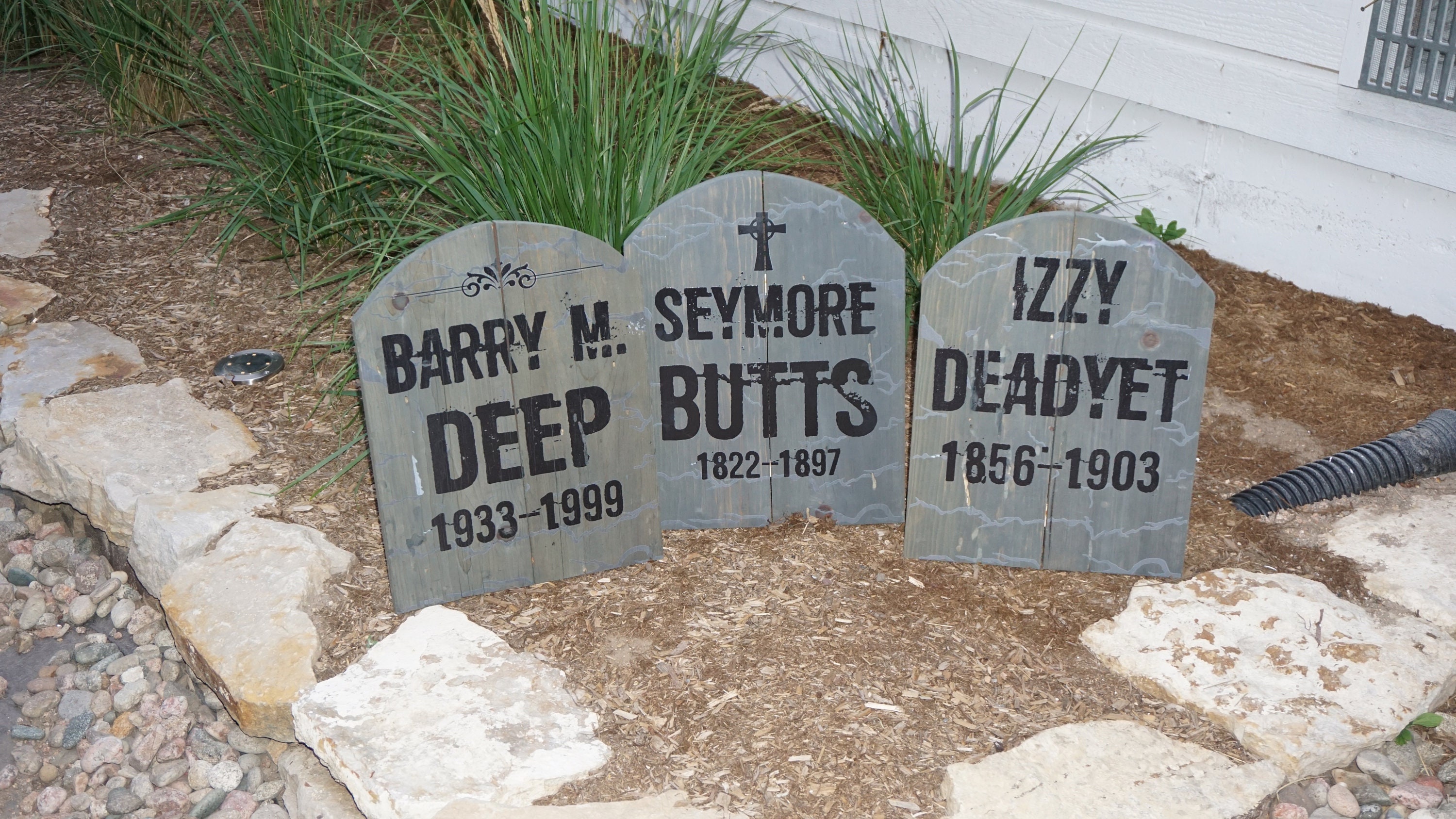Halloween Headstones Sayings