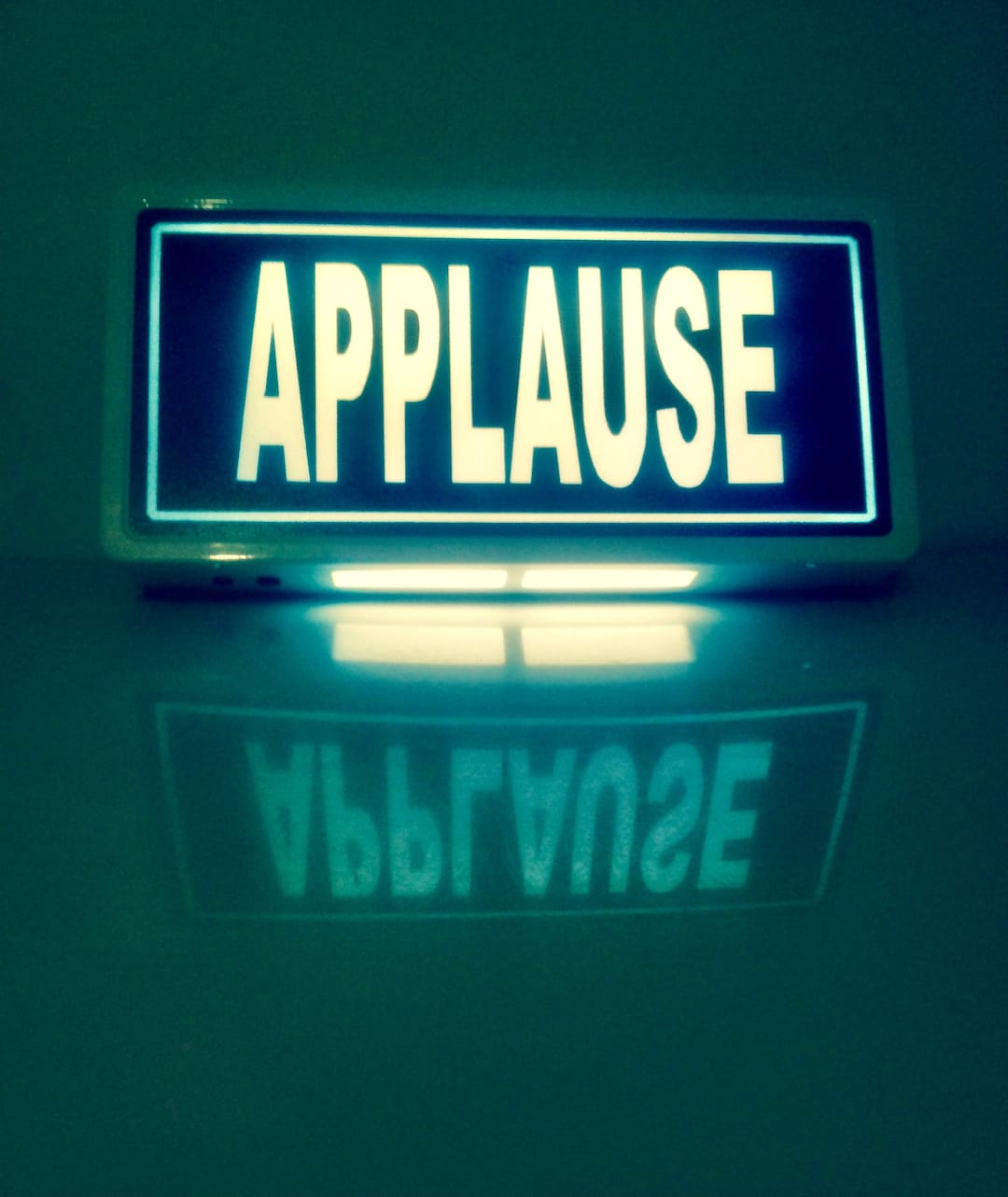 Illuminated Applause Sign, Studio Blogging Light Box Sign, 8W LED Black ...