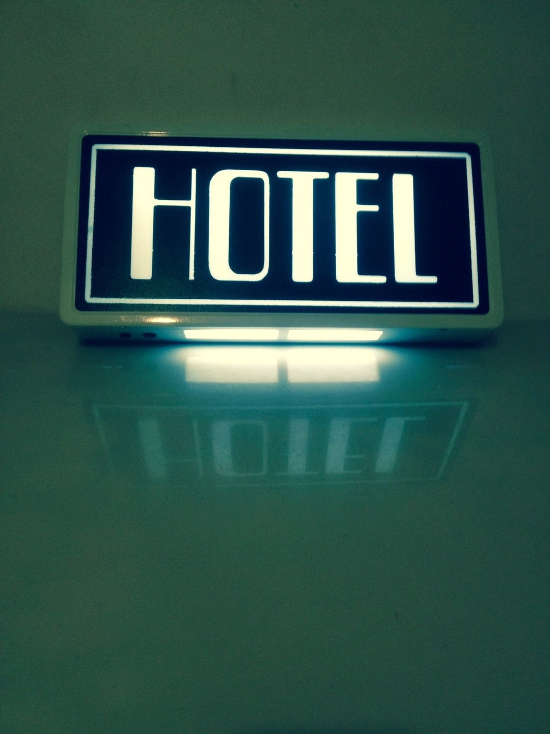 Hotel Illuminated Sign Light Art Deco Vintage Style Wall Art Black ...