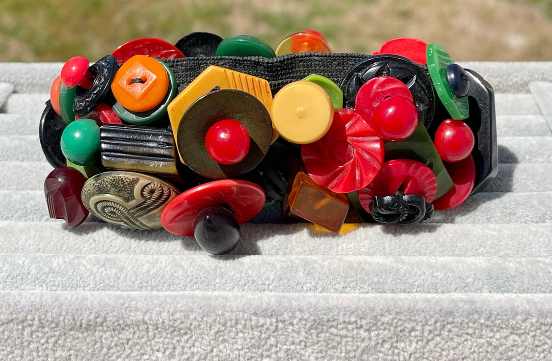 Vintage Bakelite Button Bracelet - Etsy