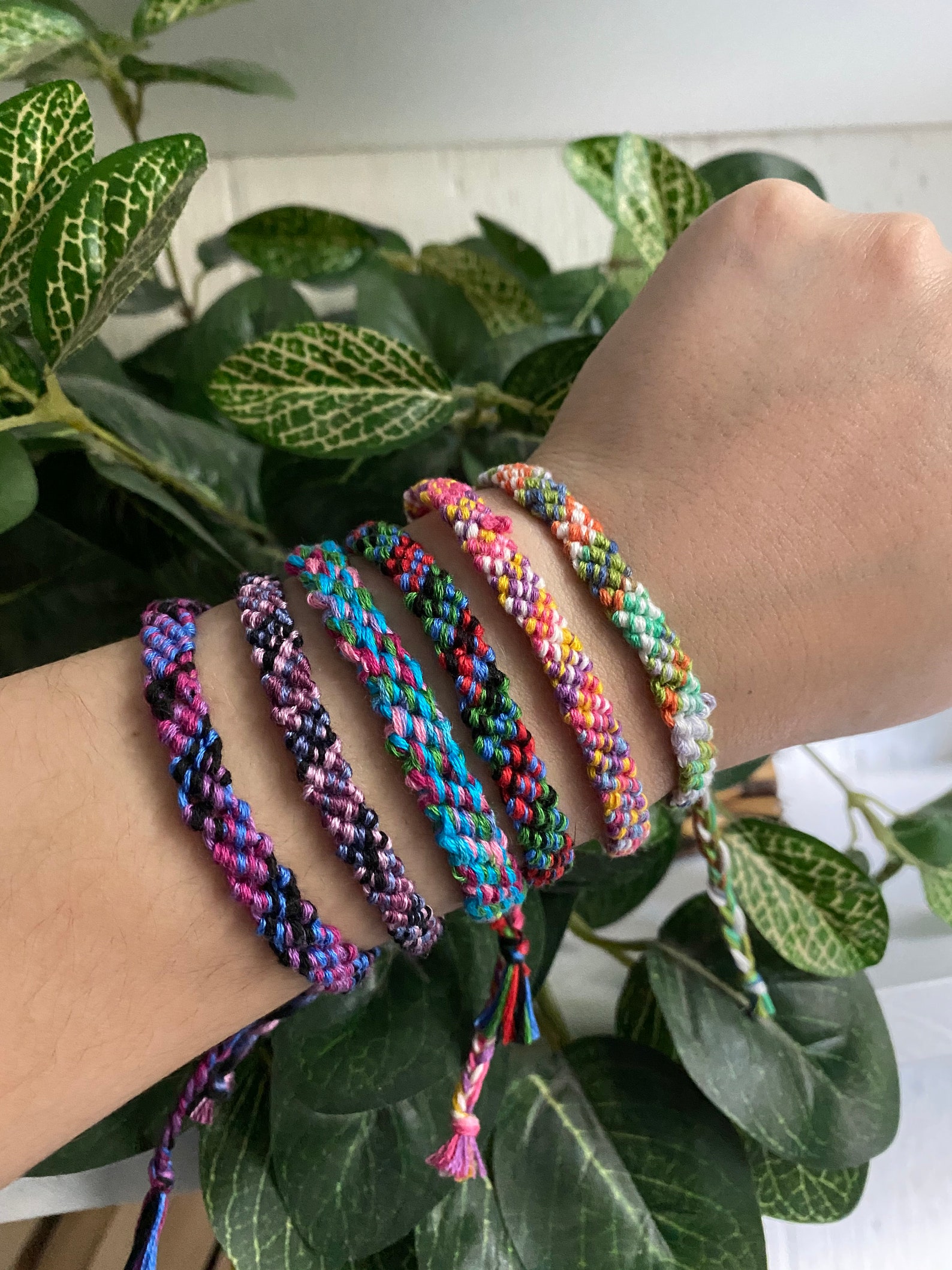 Funky Friendship Bracelet // Mix of Colors // Embroidery Floss - Etsy