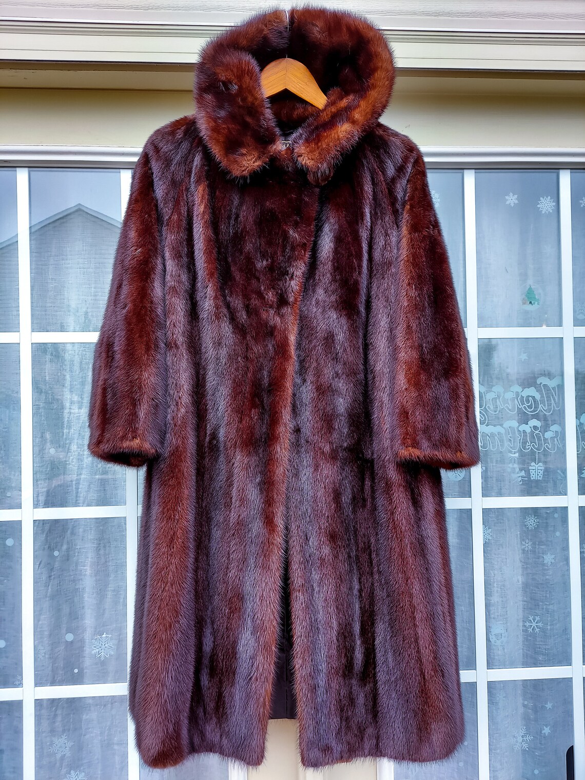 Brown Vintage Fur Coat. Luminous Luxurious Fur Coat. Long 1970s Winter ...