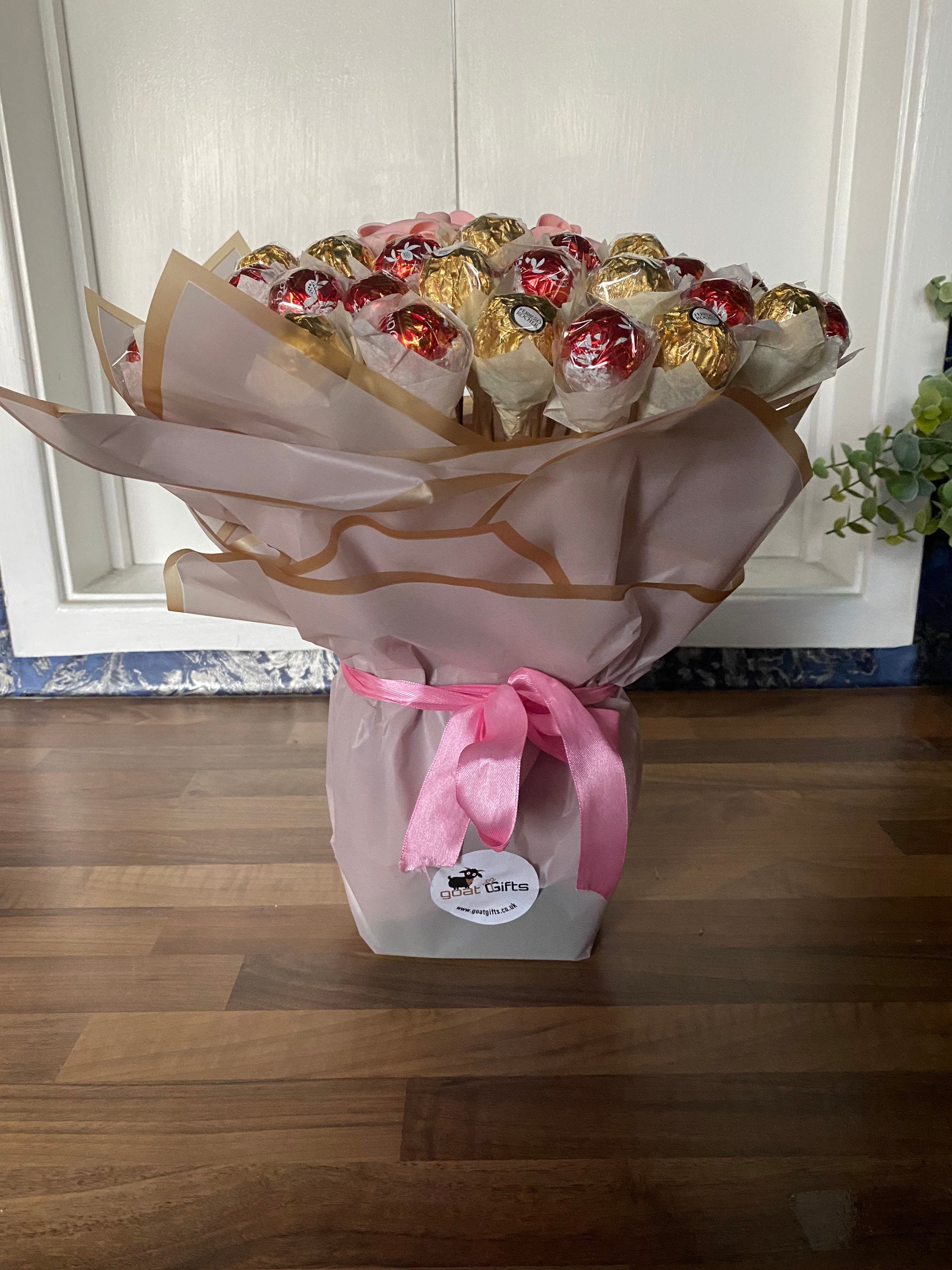 Large Ferrero Rocher Lindt Lindor Chocolate & Flowers Hand-tied Bouquet ...