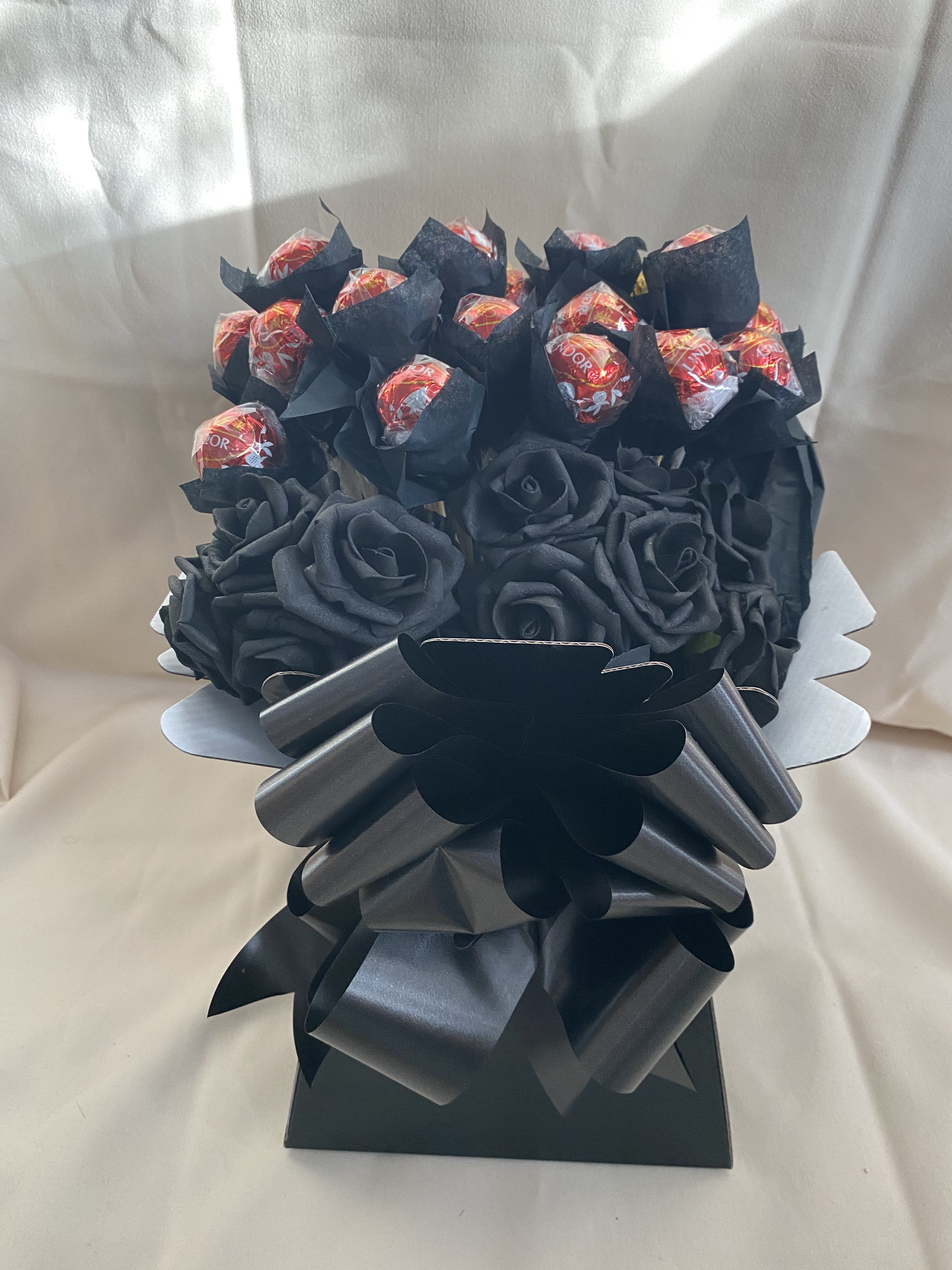 Deluxe Large Lindt Lindor Chocolate Flowers Explosion Bouquet - Etsy Israel