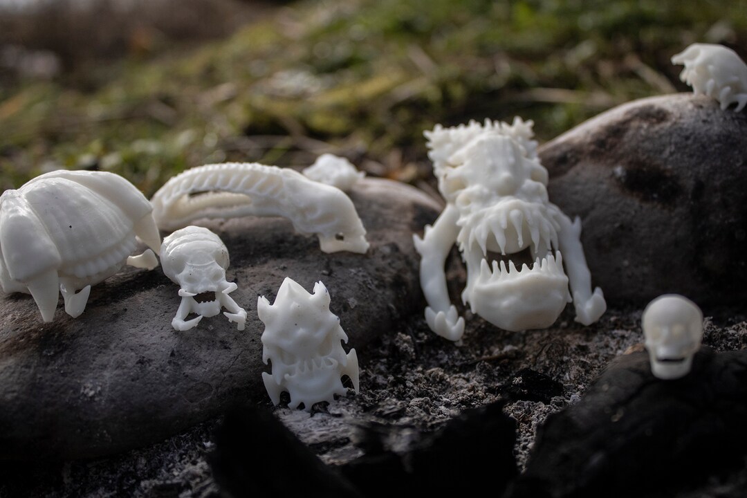Alien Skulls - Miniature Resin Replicas - Etsy