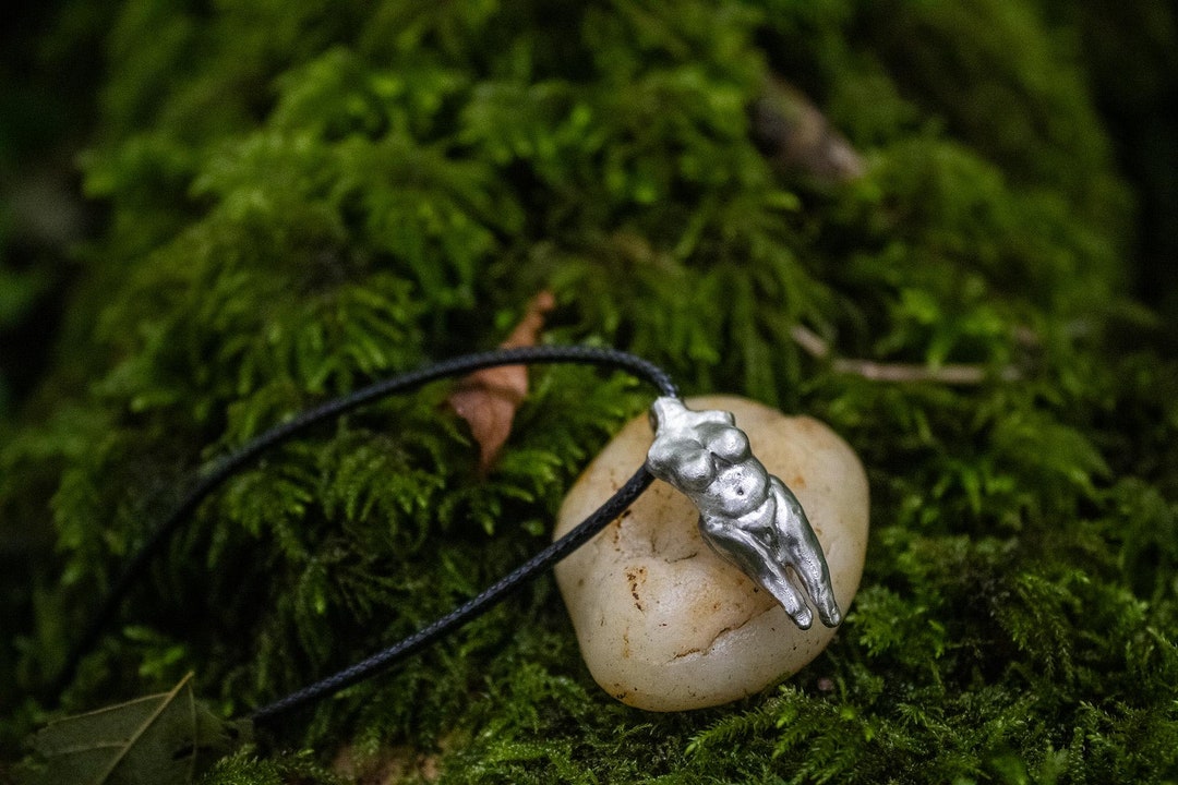 Venus Pendant, Moravany : Pewter Jewellery cast Figurine - Etsy UK
