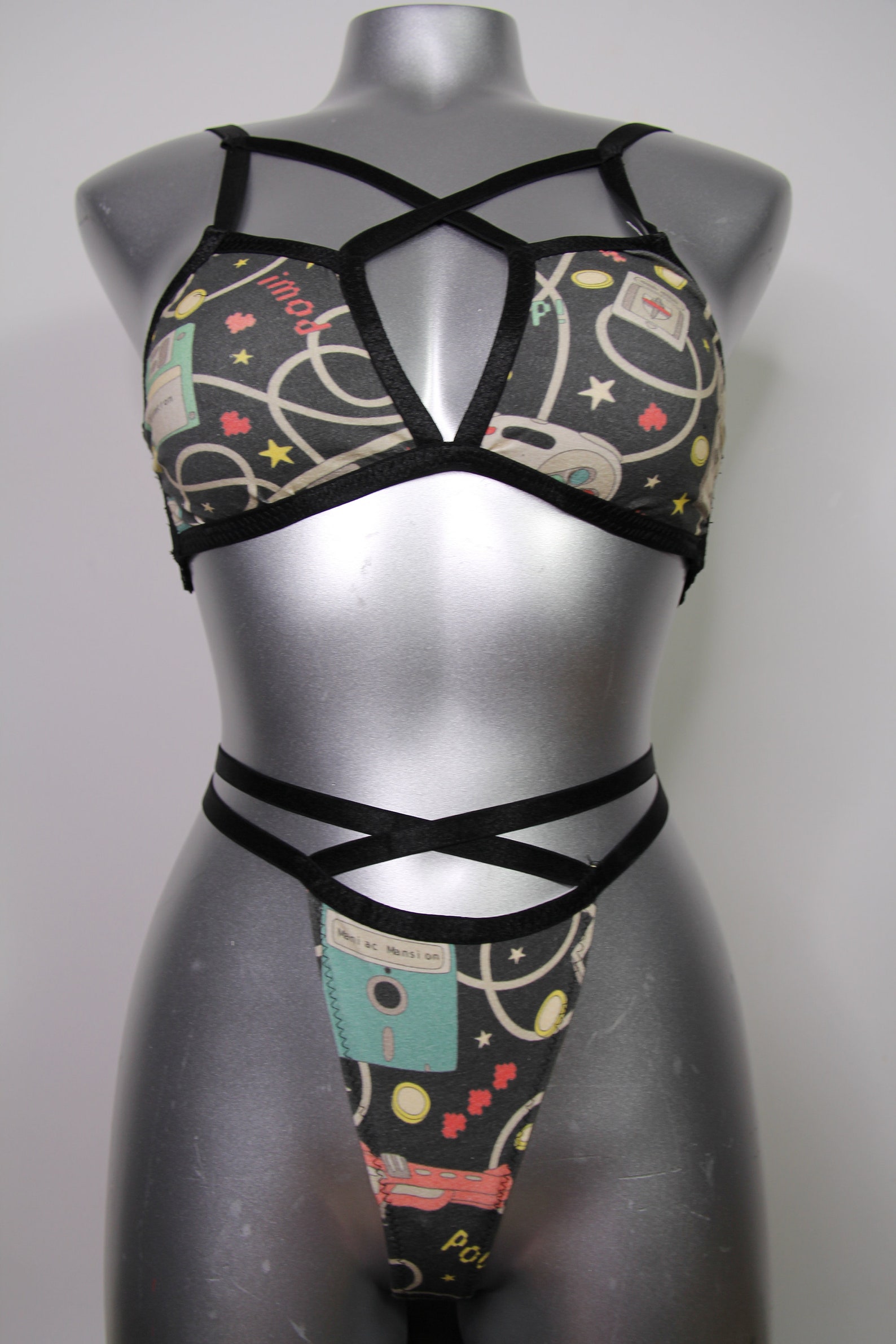 Saint-Geek Lingerie Hypnotisant Noir contrôleur Gamer - Etsy Canada
