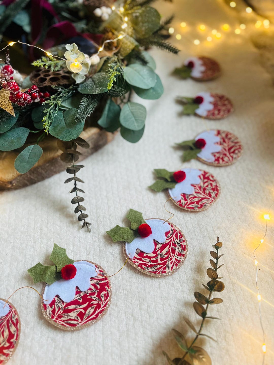 Morris Christmas Pudding Garland - Etsy