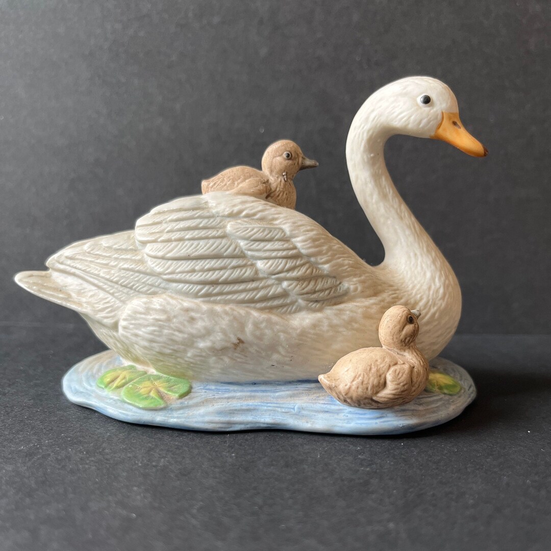 Vintage Homco Mother Swan and Cygnet Babies Figurine Swimming 5 Ceramic ...