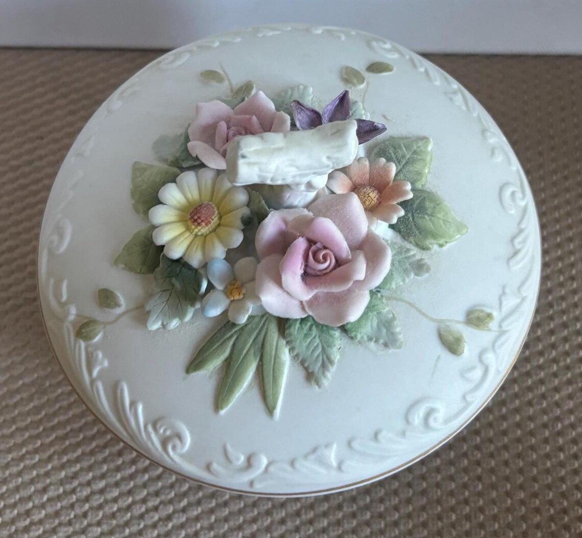 Vintage Lefton Roses and Flowers Hand Painted Porcelain Trinket Box ...