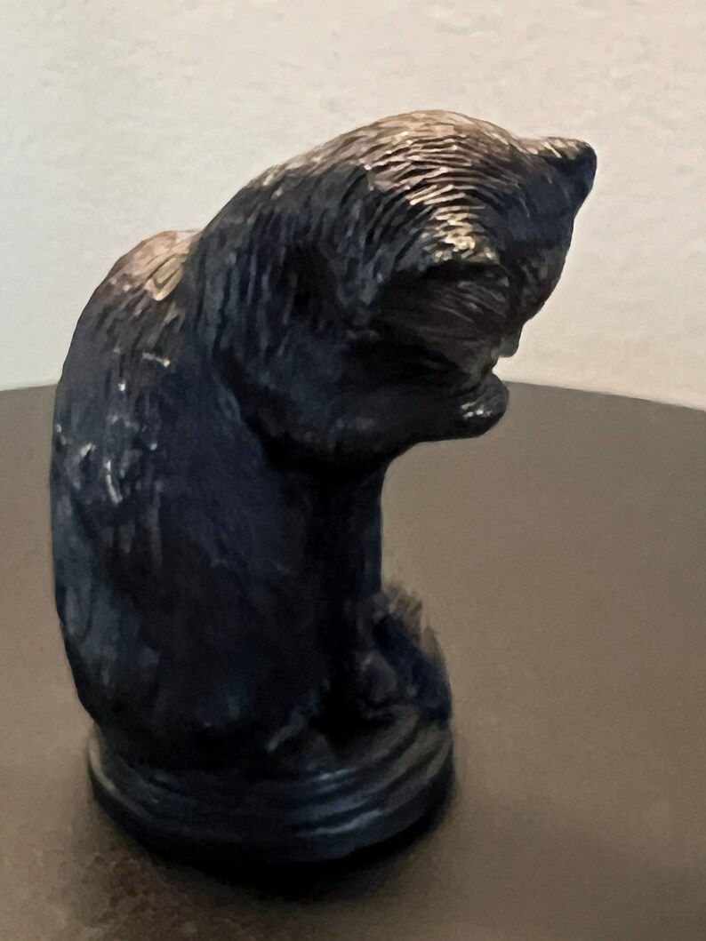 Vintage Pewter Sitting Cat Licking Its Paw by the Franklin Mint Statue ...