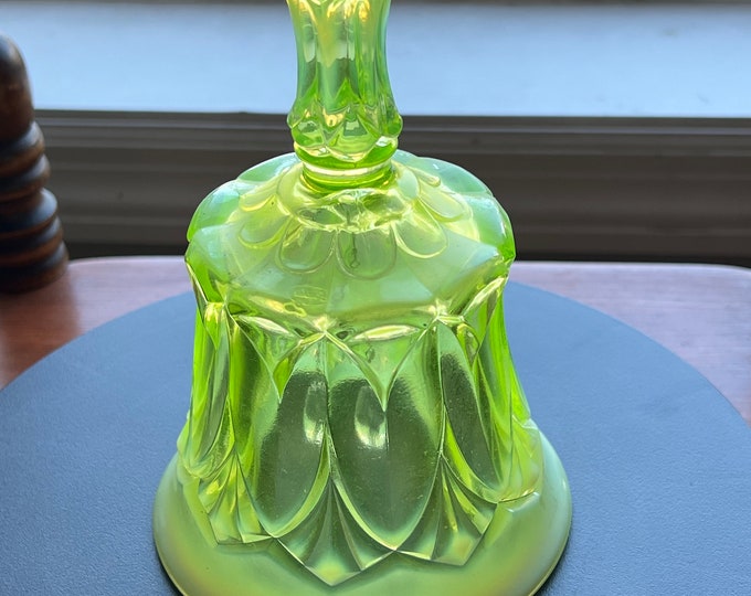 Vintage Fenton Uranium Glass Bell, Uranium Glass Art, Lover Antiques ...