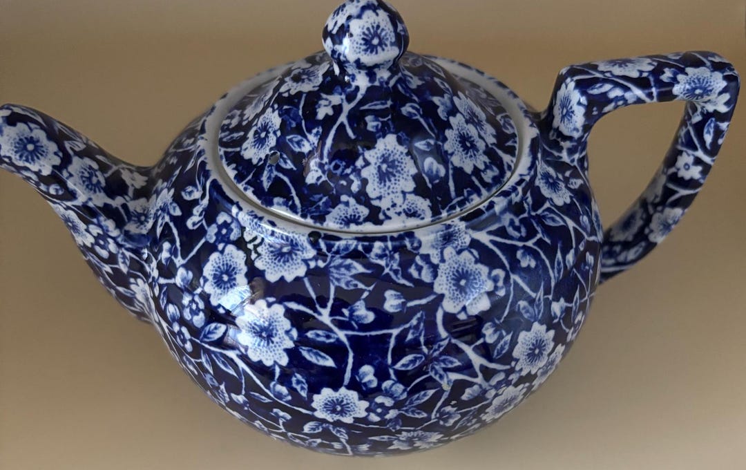 CALICO Blue Flow Teapot Flower Royal Crownford Ironstone England Blue ...