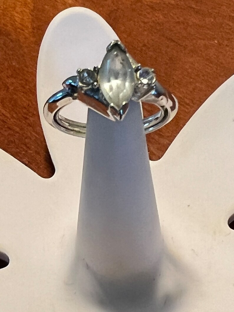 Vintage Avon Ring With Blue Gemstone in Diamond Shape Setting - Etsy