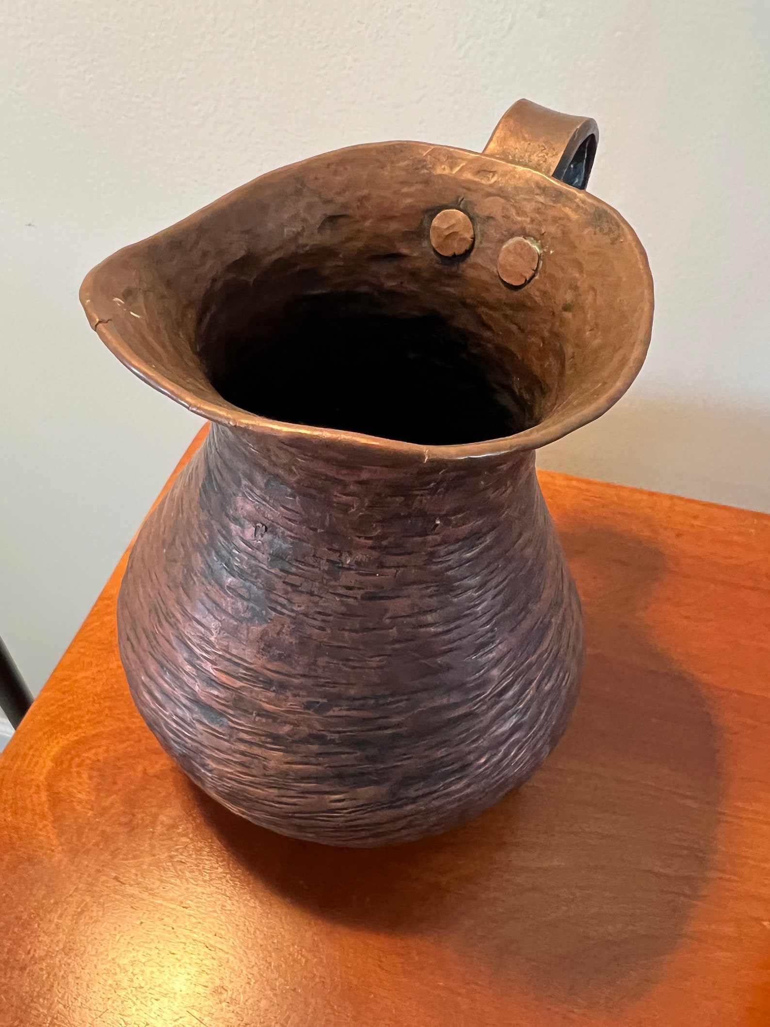 Antique Hammered Copper Pitcher Pot Primitive Arts and Crafts Art Lover ...