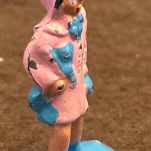 Vintage Barclay Lead Girl Figurine Lover Antiques and Vintage - Etsy