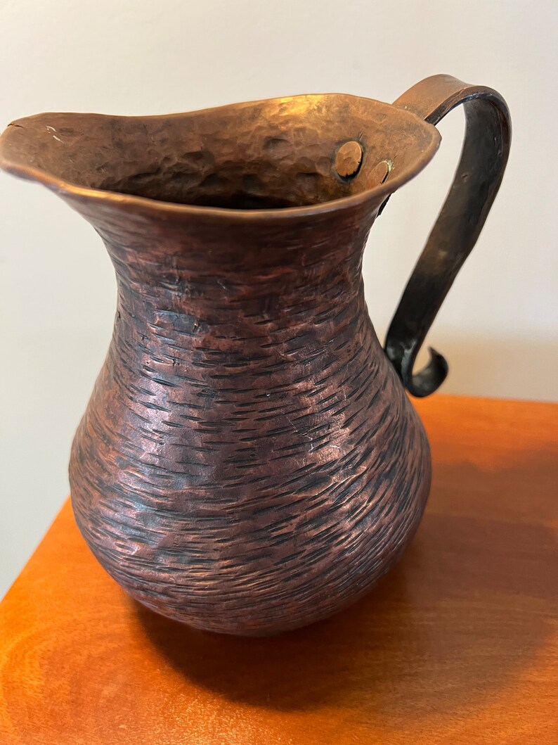 Antique Hammered Copper Pitcher Pot Primitive Arts and Crafts Art Lover ...