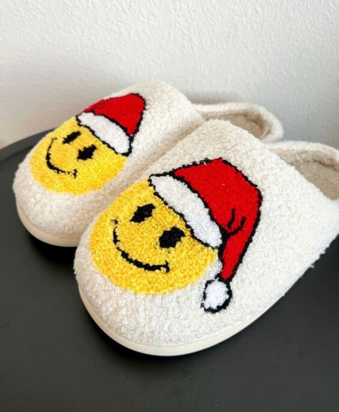 Christmas Smiley Slippers, Happy Face Slippers, Smiley Santa Hat ...