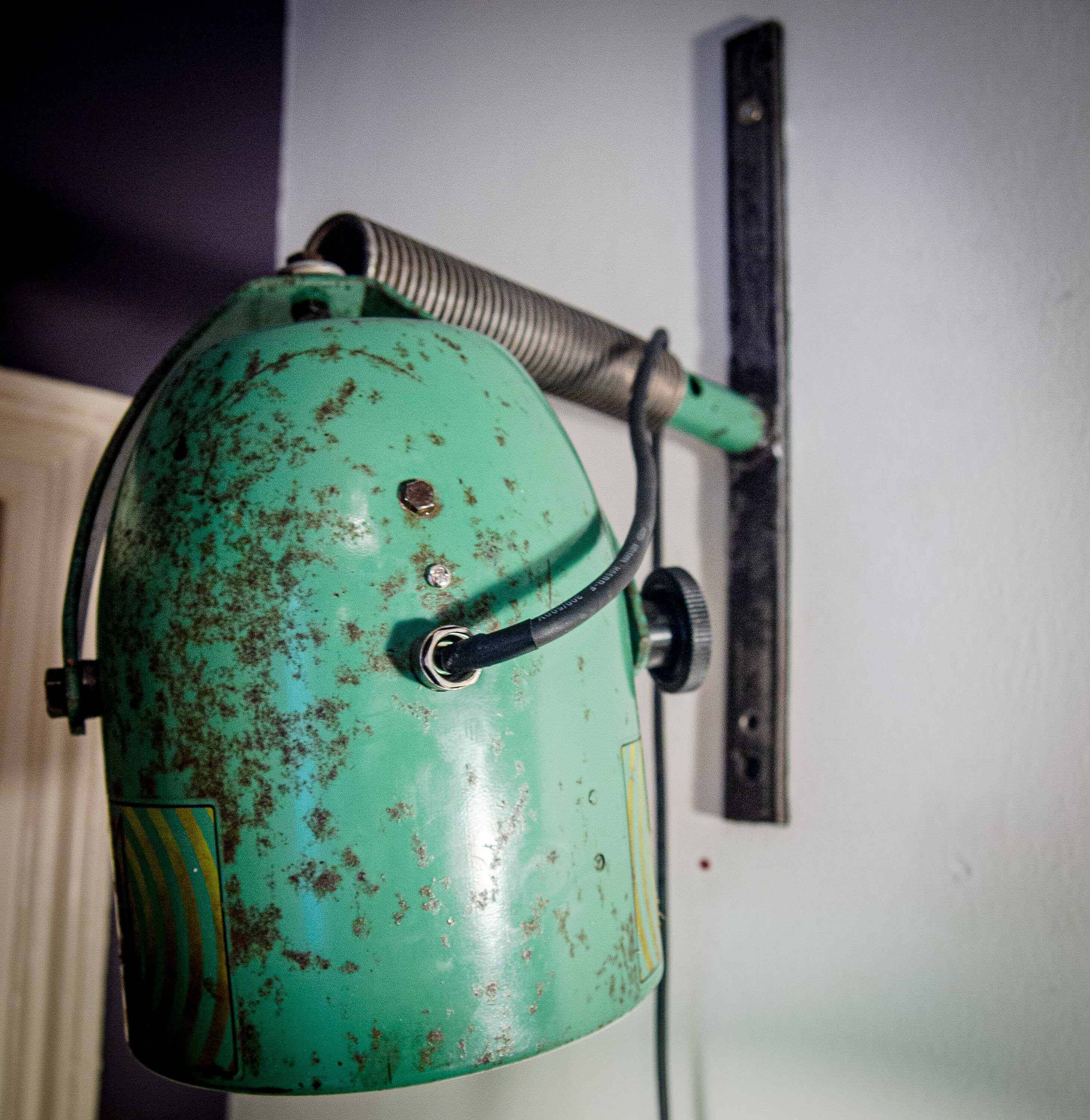 Vintage Industrial Kelley Loading Light Wall Light With Metal Spring ...