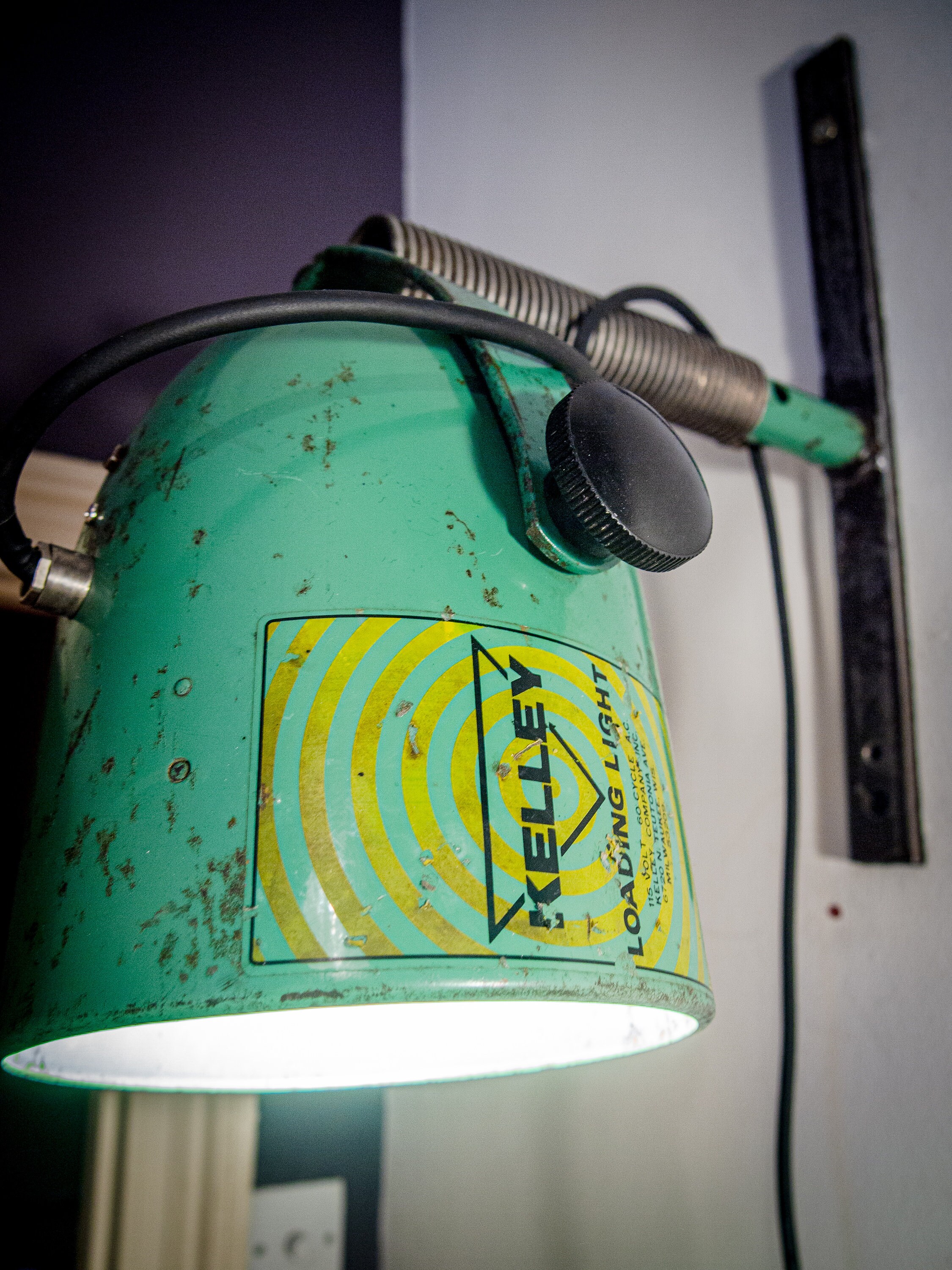 Vintage Industrial Kelley Loading Light Wall Light With Metal Spring ...