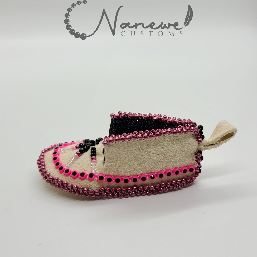 Handmade Native American Beaded Mini Moccasin Key Chain - Shoshone ...