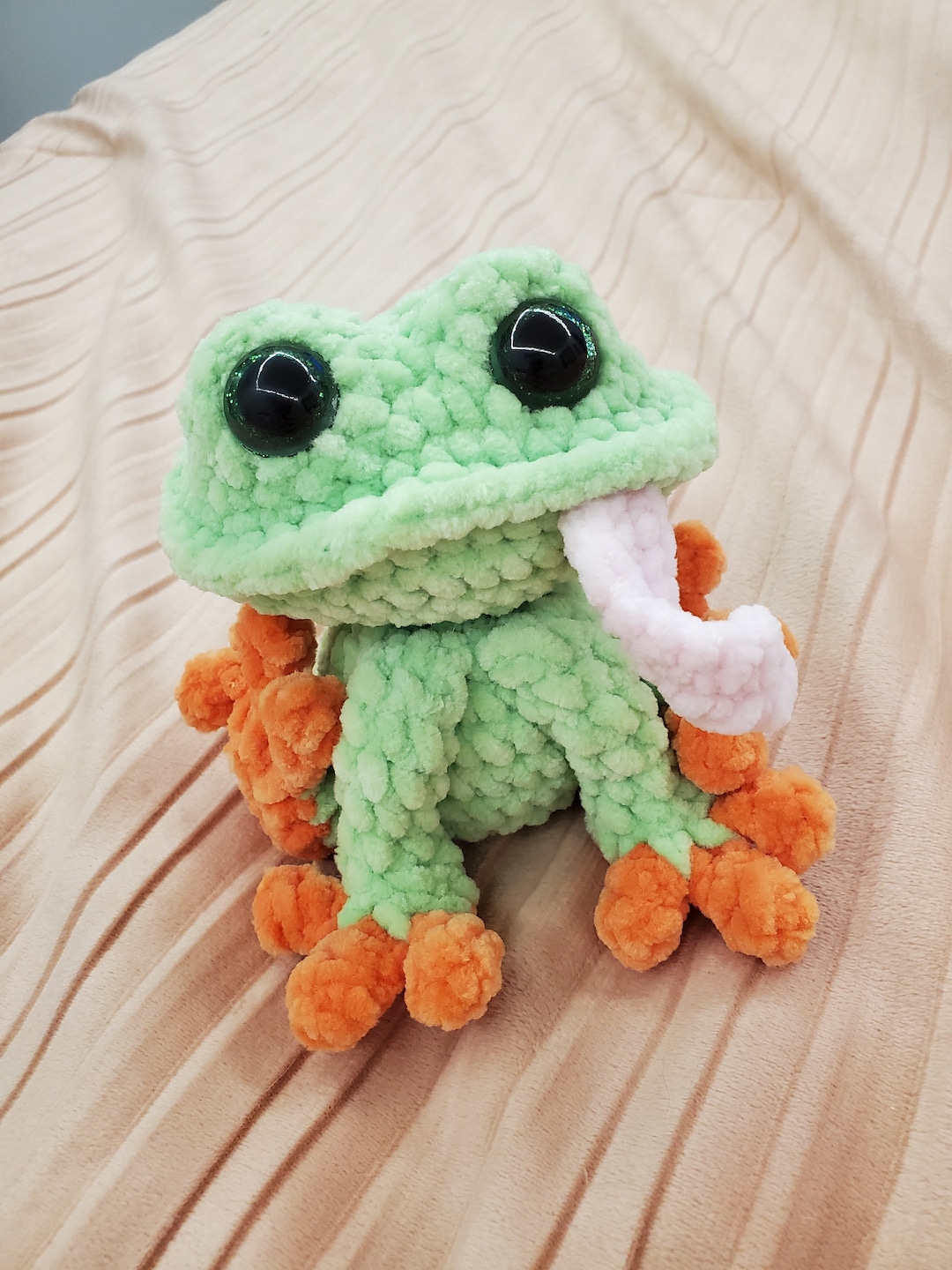 Finn the Frog - Etsy
