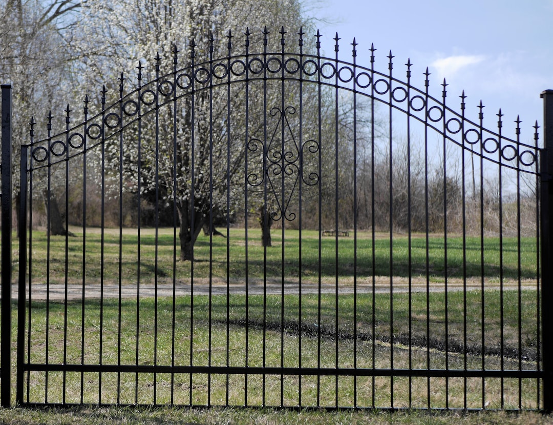 Arched Driveway Gate With Spearhead Tops, Rings or Scrolls - Etsy