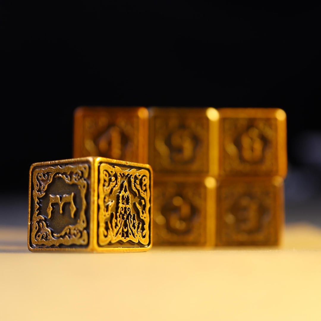 Yellow Harbinger Hastur D6 Metal Dice Call of Cthulhu H. P. Lovecraft ...