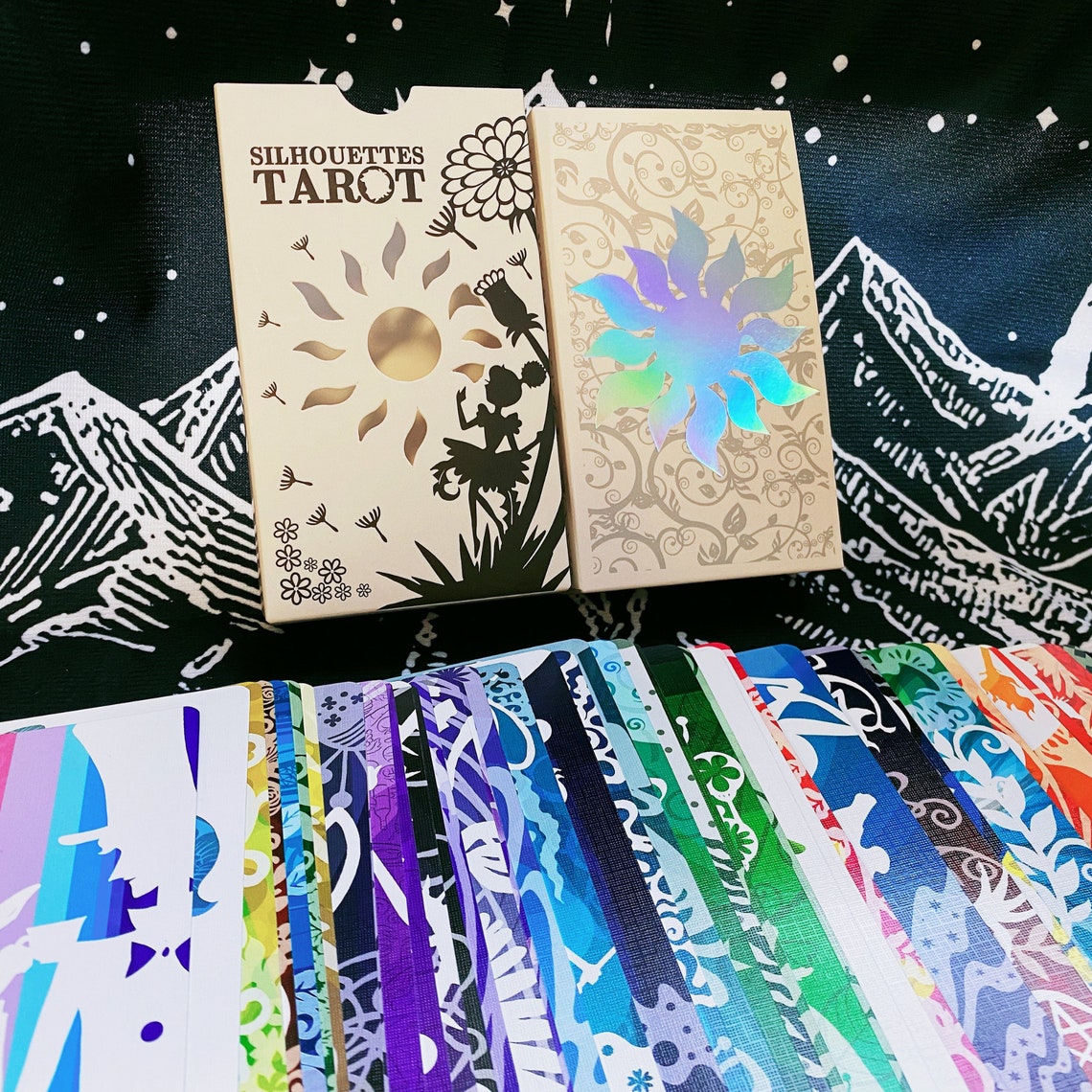 Silhouettes Tarot 3rd Edition - Sun Version by MASA KUZUKI | RWS Tarot ...