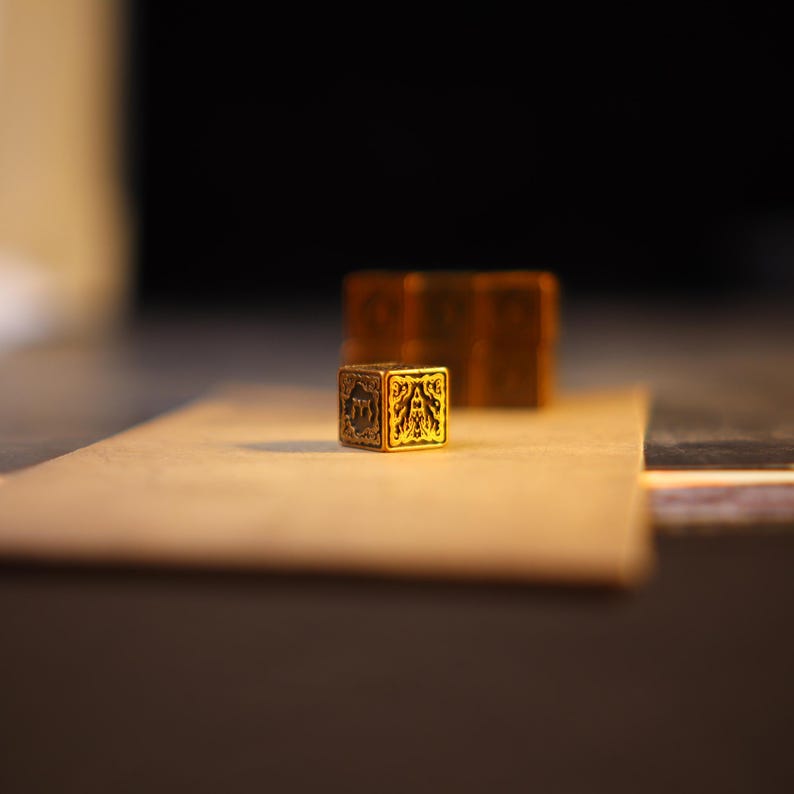 Yellow Harbinger Hastur D6 Metal Dice Call of Cthulhu H. P. Lovecraft ...