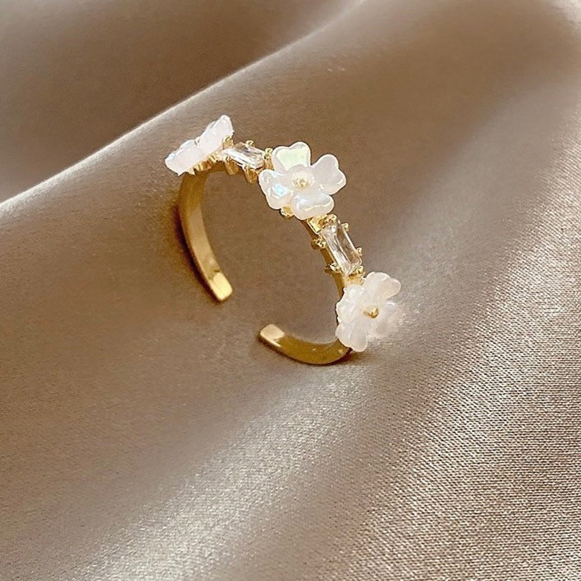 Flower Ring Clover Leaf Ring Gold Crystal Ring Cherry - Etsy