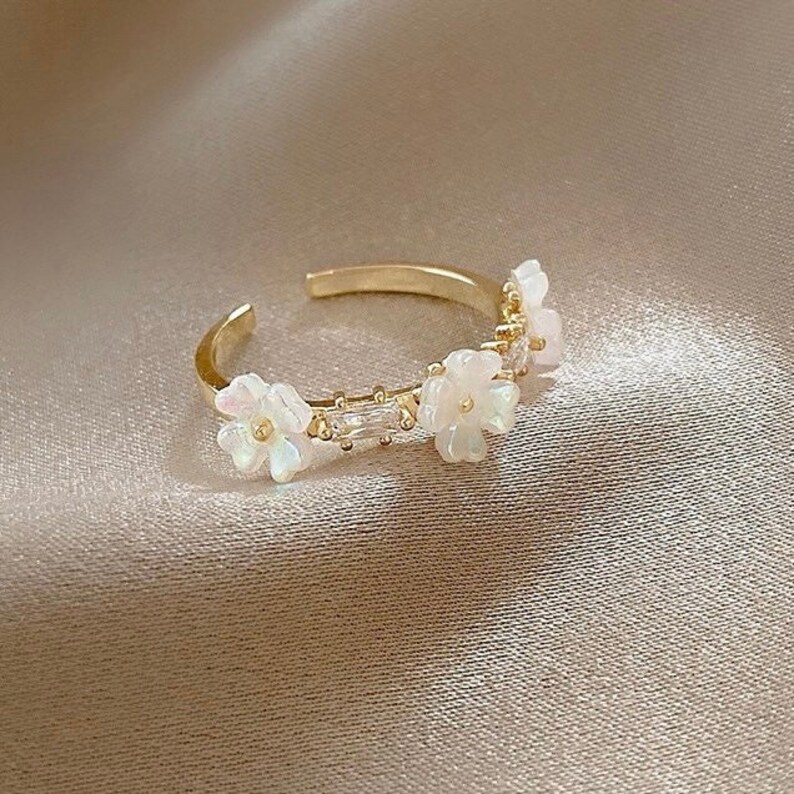 Flower Ring Clover Leaf Ring Gold Crystal Ring Cherry - Etsy