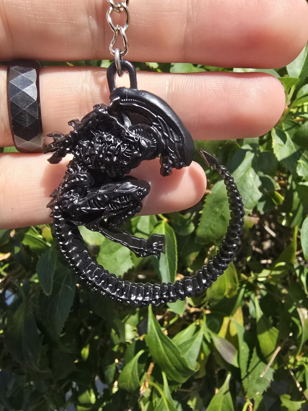 Xenomorph Keychain, Alien Keychain, Movie Keychain, Video Game Keychain ...