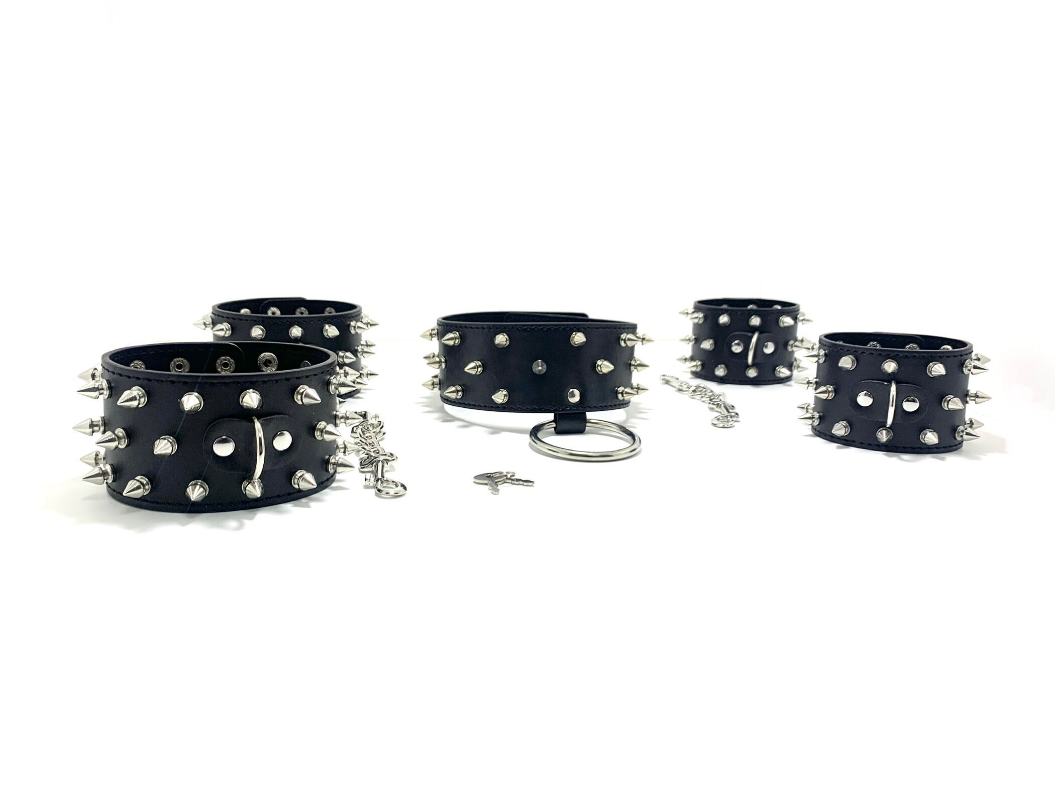 Amazing Restraint Set, Handcuffs With Spikes, Collar With Spikes ...
