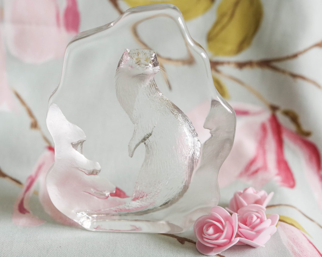 Fine Large Signed Lead Crystal Otter Paperweight by Mats Jonasson: 16 X ...