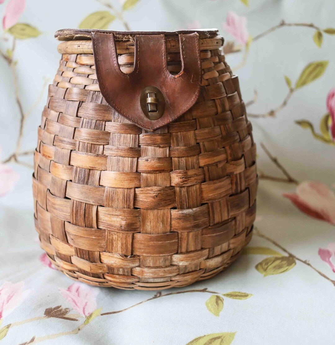 Antique Leather-topped Fishing Creel With Rope Handle: Prefect for ...