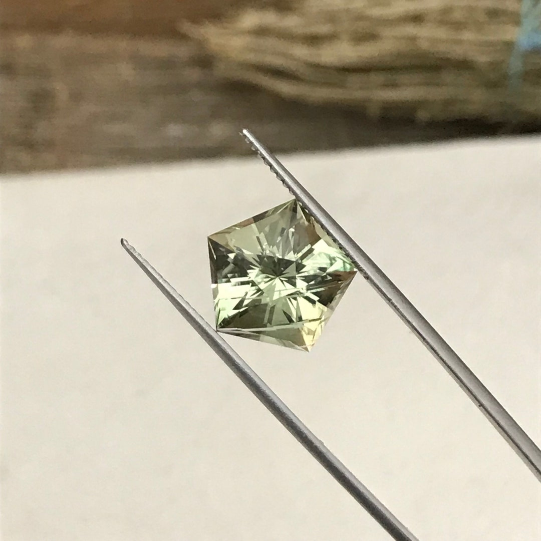 12mm Green Yellow Oregon Sunstone 5.42 Custom Cut Pentagon, Loose ...